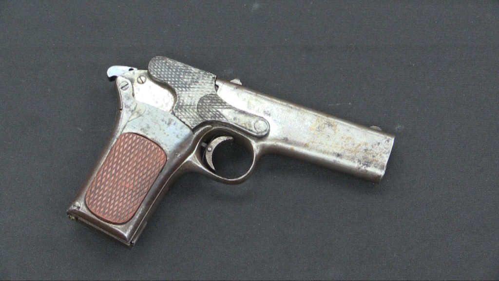 Gustloff Prototype Pistol at RIA - Forgotten Weapons