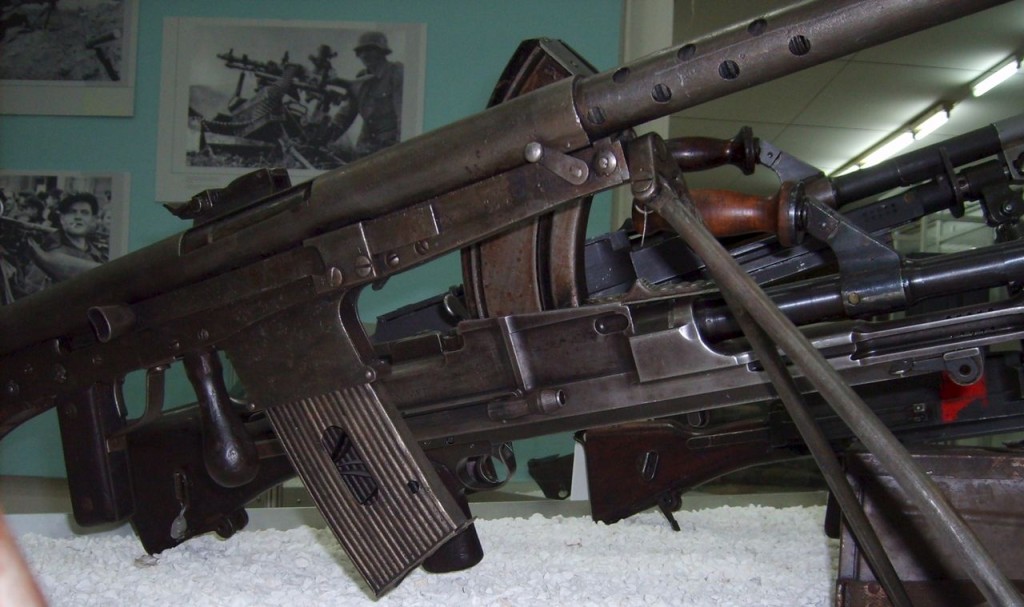 Yugoslav 8mm Chauchat M1915/26 Photos - Forgotten Weapons