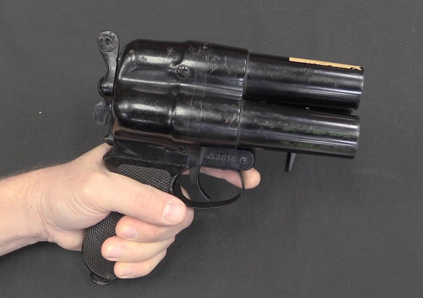Japan’s Type 90 3-Barreled Naval Flare Pistol – Forgotten Weapons