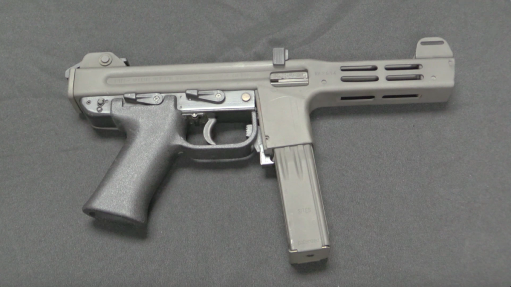 Beretta Tries a Machine Pistol: the Model 951A - Forgotten Weapons