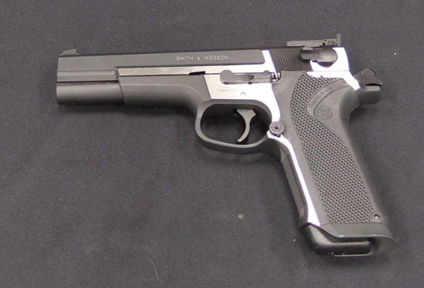 Larry Vickers’ Delta Force Colt 723 Carbine - Forgotten Weapons