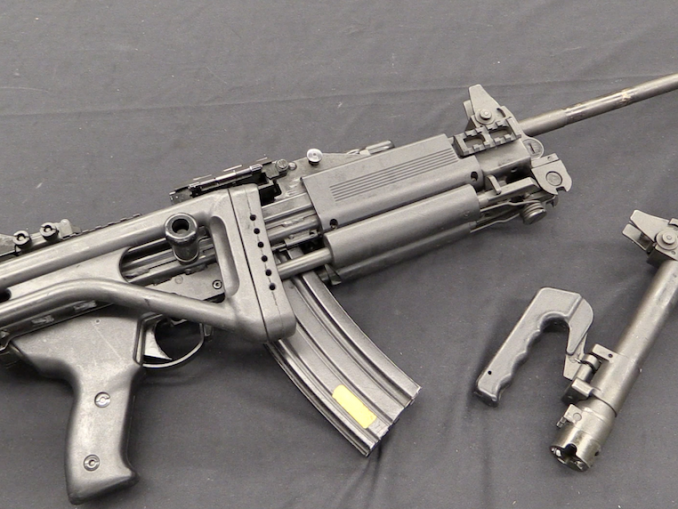 Shooting the Negev LMG - Forgotten Weapons