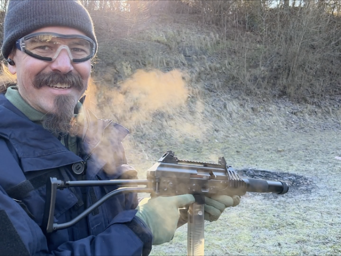 Skorpion 9×19 at the Range - Forgotten Weapons