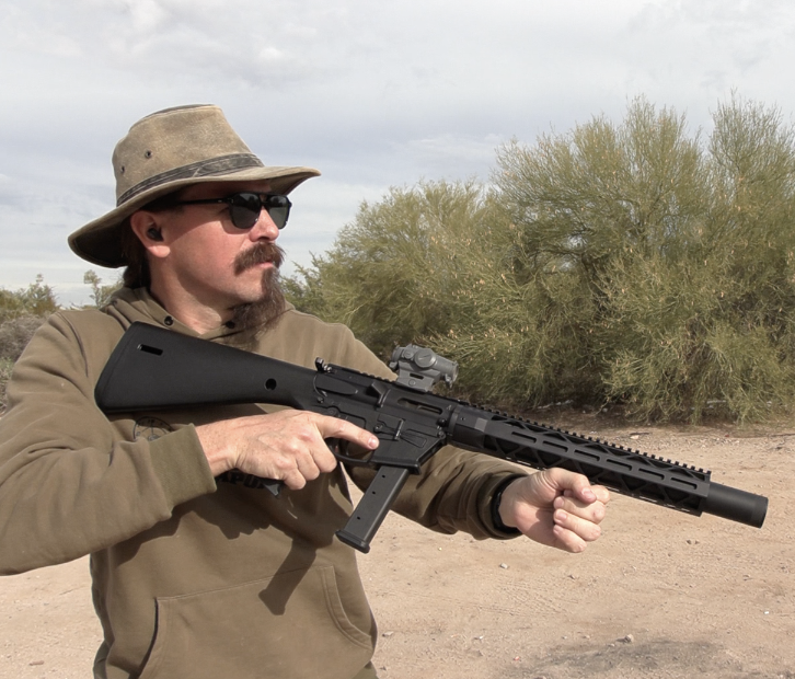 Milkor M32 and M32A1 40mm Grenade Launchers - Forgotten Weapons